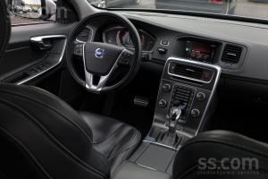 Grey Volvo V60 2013 in Jelgava, with an engine capacity of 2.40 L and mileage of 224 thousand km for 9250 €, photo 12 on AUTOMOTO.COM.LV