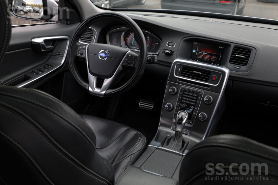 Grey Volvo V60 2013 in Jelgava, with an engine capacity of 2.40 L and mileage of 224 thousand km for 9250 €, photo 12 on AUTOMOTO.COM.LV