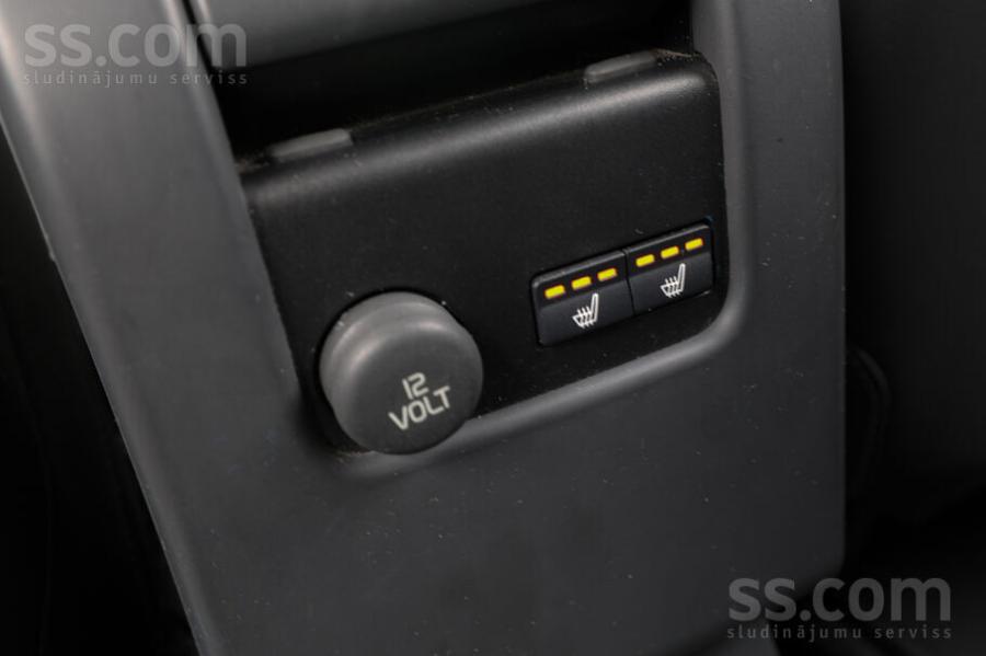 Grey Volvo V60 2013 in Jelgava, with an engine capacity of 2.40 L and mileage of 224 thousand km for 9250 €, photo 27 on AUTOMOTO.COM.LV