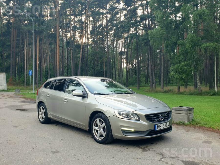 Pelēks Volvo V60 2014 Rīga, ar dzinēja tilpumu 1.60 L un nobraukumu 340 tūkst. km par 4490 €, foto 4 vietnē AUTOMOTO.COM.LV