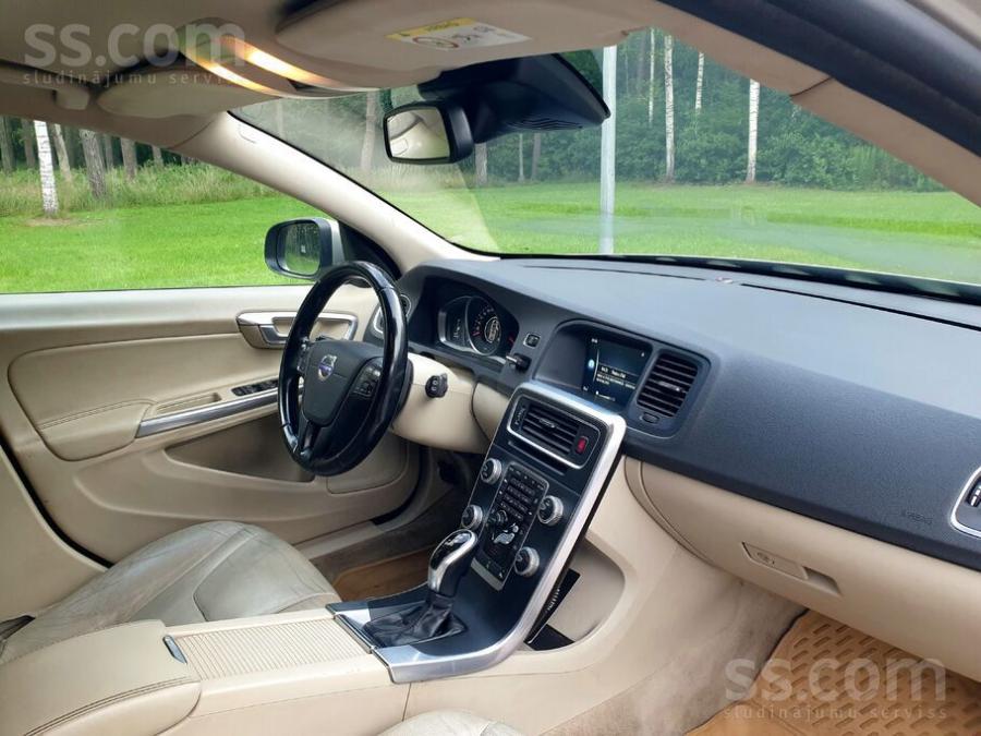 Pelēks Volvo V60 2014 Rīga, ar dzinēja tilpumu 1.60 L un nobraukumu 340 tūkst. km par 4490 €, foto 7 vietnē AUTOMOTO.COM.LV