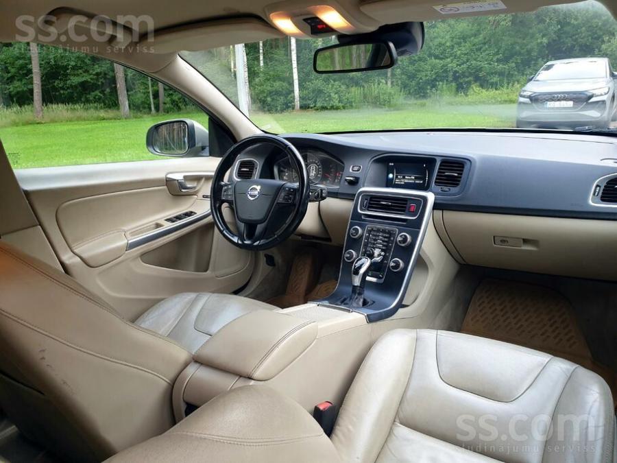 Pelēks Volvo V60 2014 Rīga, ar dzinēja tilpumu 1.60 L un nobraukumu 340 tūkst. km par 4490 €, foto 8 vietnē AUTOMOTO.COM.LV