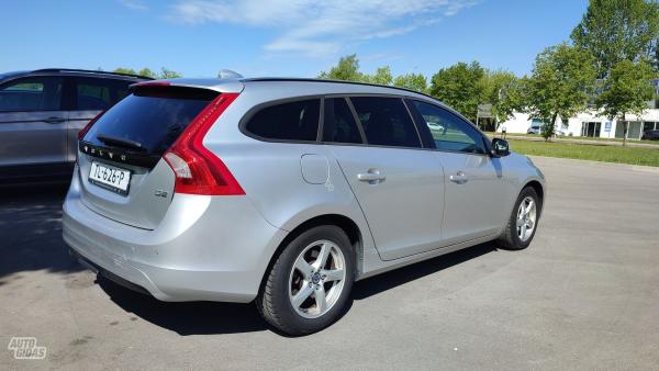 Pelēks Volvo V60 2014 Panevēža, ar dzinēja tilpumu 1.60 L un nobraukumu 280 tūkst. km par 7200 €, foto 4 vietnē AUTOMOTO.COM.LV