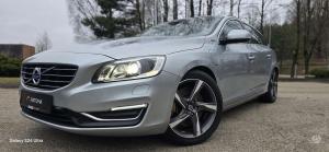 Pelēks Volvo V60 2014 Kazlų Rūda, ar dzinēja tilpumu 2.40 L un nobraukumu 295 tūkst. km par 7300 €, foto  vietnē AUTOMOTO.COM.LV