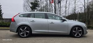 Grey Volvo V60 2014 in Kazlu Ruda, with an engine capacity of 2.40 L and mileage of 295 thousand km for 7300 €, photo 8 on AUTOMOTO.COM.LV