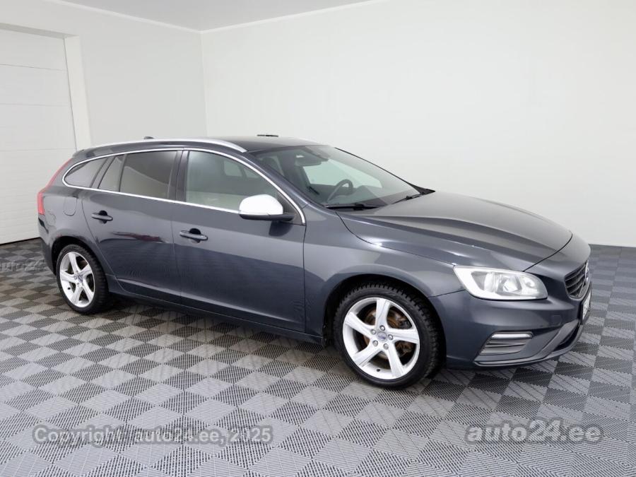 Pelēks Volvo V60 2014 Tallina, ar dzinēja tilpumu 2.00 L un nobraukumu 372 tūkst. km par 5999 €, foto 1 vietnē AUTOMOTO.COM.LV