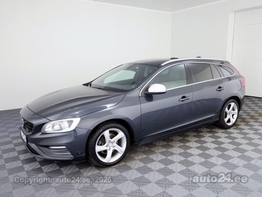 Pelēks Volvo V60 2014 Tallina, ar dzinēja tilpumu 2.00 L un nobraukumu 372 tūkst. km par 5999 €, foto 2 vietnē AUTOMOTO.COM.LV