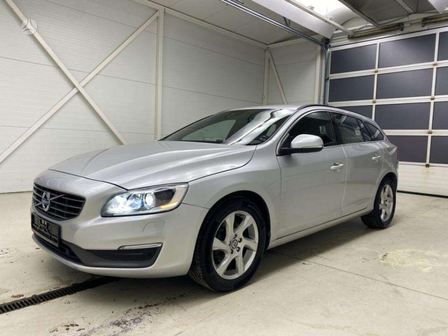 Pelēks Volvo V60 2014 Radviliškis, ar dzinēja tilpumu 1.98 L un nobraukumu 142 tūkst. km par 8350 €, foto 1 vietnē AUTOMOTO.COM.LV