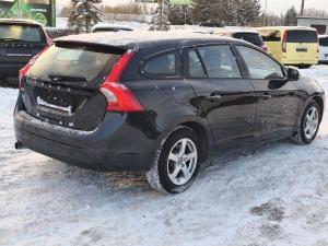 Pelēks Volvo V60 2014 Utena, ar dzinēja tilpumu 1.60 L un nobraukumu 265 tūkst. km par 5950 €, foto 3 vietnē AUTOMOTO.COM.LV