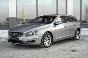 Pelēks Volvo V60 2014 Viļņa, ar dzinēja tilpumu 2.40 L un nobraukumu 243 tūkst. km par 9300 €, foto  vietnē AUTOMOTO.COM.LV