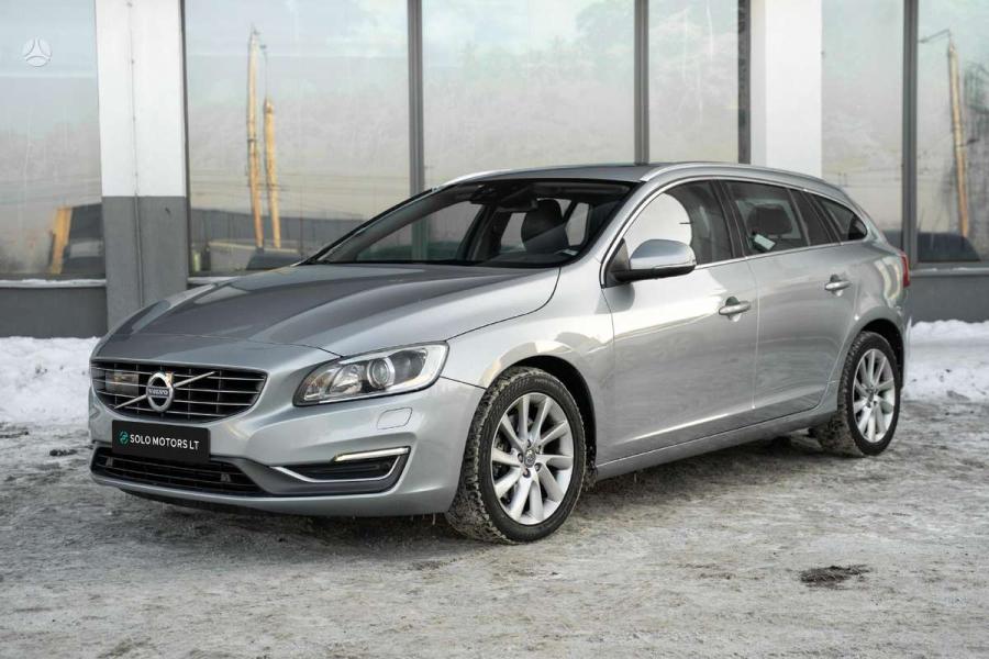 Pelēks Volvo V60 2014 Viļņa, ar dzinēja tilpumu 2.40 L un nobraukumu 243 tūkst. km par 9300 €, foto 1 vietnē AUTOMOTO.COM.LV