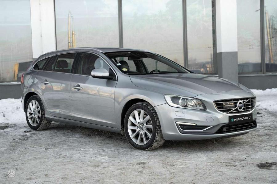 Pelēks Volvo V60 2014 Viļņa, ar dzinēja tilpumu 2.40 L un nobraukumu 243 tūkst. km par 9300 €, foto 8 vietnē AUTOMOTO.COM.LV