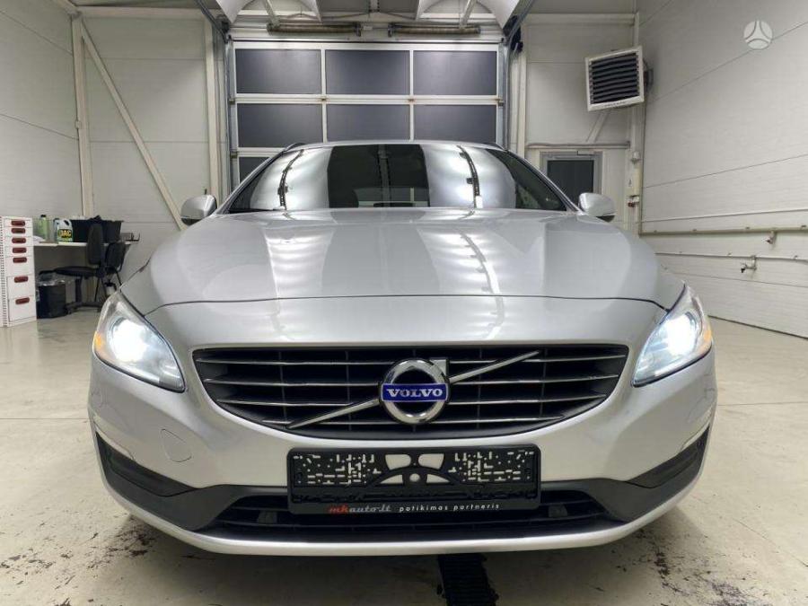 Grey Volvo V60 2014 in Radviliskis, with an engine capacity of 1.98 L and mileage of 142 thousand km for 8150 €, photo 5 on AUTOMOTO.COM.LV