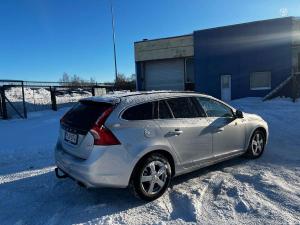 Grey Volvo V60 2014 in Siauliai, with an engine capacity of 1.97 L and mileage of 232 thousand km for 6999 €, photo 4 on AUTOMOTO.COM.LV