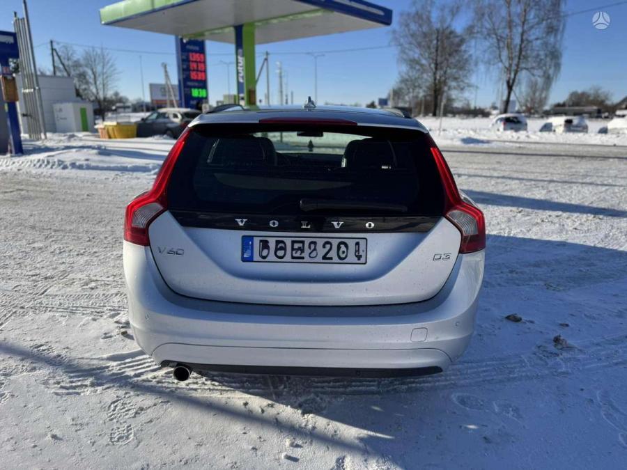 Pelēks Volvo V60 2014 Tauragė, ar dzinēja tilpumu 1.98 L un nobraukumu 258 tūkst. km par 6300 €, foto 5 vietnē AUTOMOTO.COM.LV