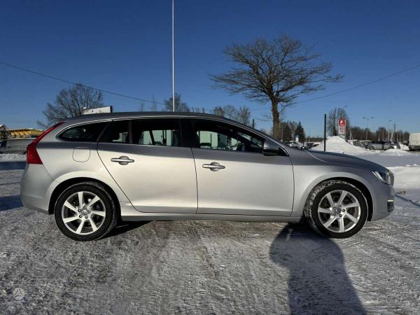 Grey Volvo V60 2014 in Taurage, with an engine capacity of 1.98 L and mileage of 258 thousand km for 6300 €, photo 8 on AUTOMOTO.COM.LV