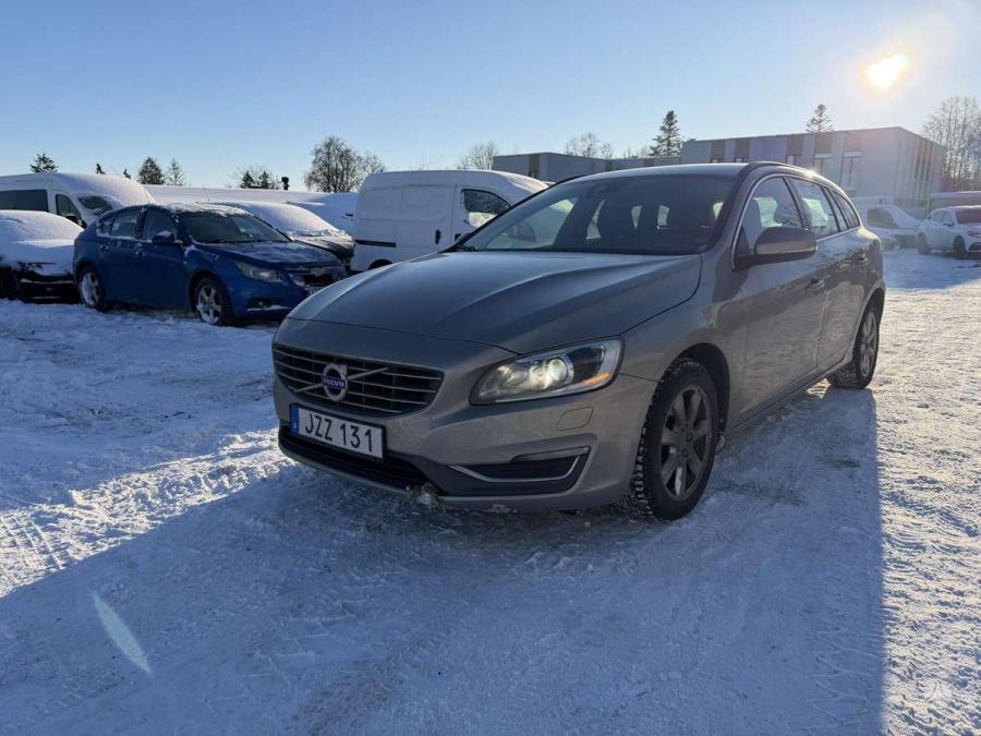 Pelēks Volvo V60 2014 Kauņa, ar dzinēja tilpumu 2.00 L un nobraukumu 249 tūkst. km par 4900 €, foto 1 vietnē AUTOMOTO.COM.LV