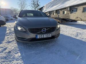 Pelēks Volvo V60 2014 Kauņa, ar dzinēja tilpumu 2.00 L un nobraukumu 249 tūkst. km par 4900 €, foto 2 vietnē AUTOMOTO.COM.LV