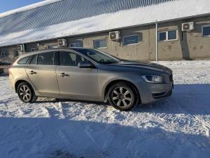 Pelēks Volvo V60 2014 Kauņa, ar dzinēja tilpumu 2.00 L un nobraukumu 249 tūkst. km par 4900 €, foto 3 vietnē AUTOMOTO.COM.LV