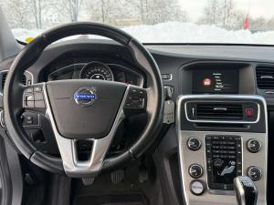 Pelēks Volvo V60 2014 Plungė, ar dzinēja tilpumu 1.98 L un nobraukumu 299 tūkst. km par 6550 €, foto 8 vietnē AUTOMOTO.COM.LV