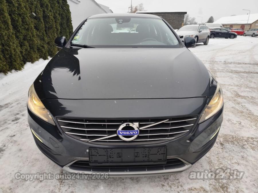 Pelēks Volvo V60 2014 Paide, ar dzinēja tilpumu 2.00 L un nobraukumu 177 tūkst. km par 7990 €, foto 2 vietnē AUTOMOTO.COM.LV