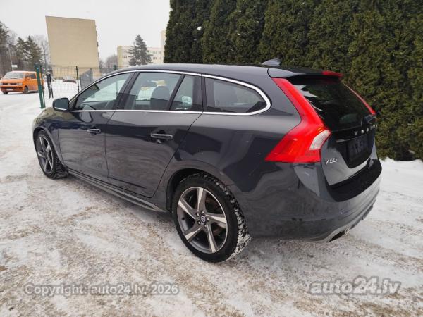 Grey Volvo V60 2014 in Paide, with an engine capacity of 2.00 L and mileage of 177 thousand km for 7990 €, photo 4 on AUTOMOTO.COM.LV