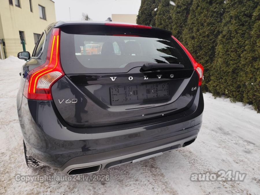 Pelēks Volvo V60 2014 Paide, ar dzinēja tilpumu 2.00 L un nobraukumu 177 tūkst. km par 7990 €, foto 5 vietnē AUTOMOTO.COM.LV