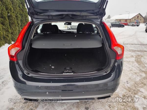 Grey Volvo V60 2014 in Paide, with an engine capacity of 2.00 L and mileage of 177 thousand km for 7990 €, photo 9 on AUTOMOTO.COM.LV