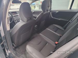 Pelēks Volvo V60 2014 Paide, ar dzinēja tilpumu 2.00 L un nobraukumu 177 tūkst. km par 7990 €, foto 13 vietnē AUTOMOTO.COM.LV