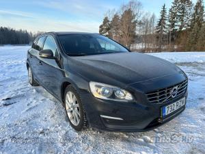 Pelēks Volvo V60 2014 Tallina, ar dzinēja tilpumu 2.00 L un nobraukumu 267 tūkst. km par 6450 €, foto 2 vietnē AUTOMOTO.COM.LV