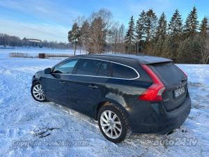 Pelēks Volvo V60 2014 Tallina, ar dzinēja tilpumu 2.00 L un nobraukumu 267 tūkst. km par 6450 €, foto 6 vietnē AUTOMOTO.COM.LV