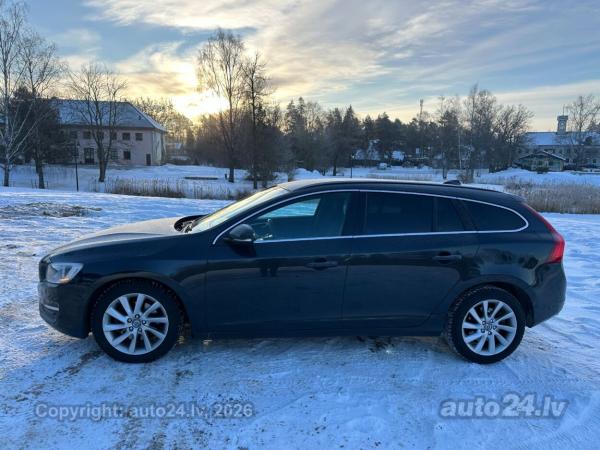 Pelēks Volvo V60 2014 Tallina, ar dzinēja tilpumu 2.00 L un nobraukumu 267 tūkst. km par 6450 €, foto 7 vietnē AUTOMOTO.COM.LV