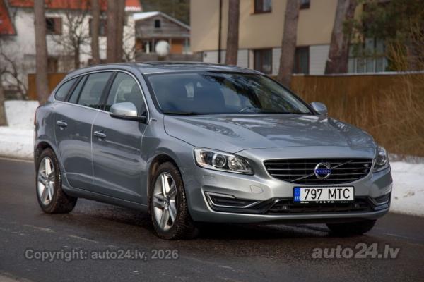 Pelēks Volvo V60 2014 Pērnava, ar dzinēja tilpumu 2.40 L un nobraukumu 283 tūkst. km par 9500 €, foto 3 vietnē AUTOMOTO.COM.LV