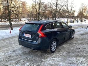 Grey Volvo V60 2014 in Vilnius, with an engine capacity of 2.40 L and mileage of 300 thousand km for 5750 €, photo 7 on AUTOMOTO.COM.LV