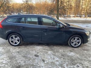 Grey Volvo V60 2014 in Vilnius, with an engine capacity of 2.40 L and mileage of 300 thousand km for 5750 €, photo 14 on AUTOMOTO.COM.LV
