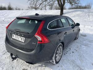 Pelēks Volvo V60 2014 Kauņa, ar dzinēja tilpumu 1.97 L un nobraukumu 334 tūkst. km par 6100 €, foto 3 vietnē AUTOMOTO.COM.LV