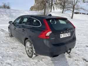Pelēks Volvo V60 2014 Kauņa, ar dzinēja tilpumu 1.97 L un nobraukumu 334 tūkst. km par 6100 €, foto 4 vietnē AUTOMOTO.COM.LV