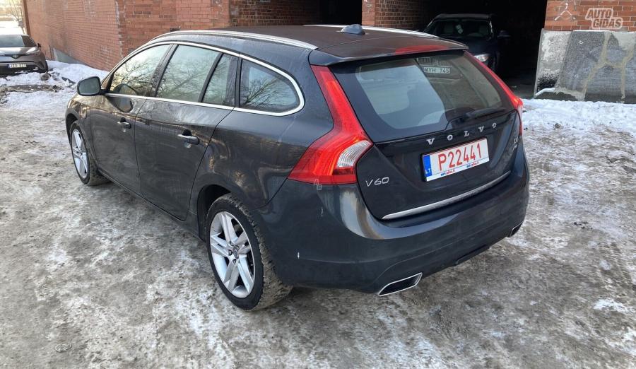 Pelēks Volvo V60 2014 Viļņa, ar dzinēja tilpumu 2.40 L un nobraukumu 300 tūkst. km par 5650 €, foto 3 vietnē AUTOMOTO.COM.LV
