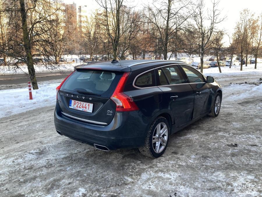 Pelēks Volvo V60 2014 Viļņa, ar dzinēja tilpumu 2.40 L un nobraukumu 300 tūkst. km par 5650 €, foto 7 vietnē AUTOMOTO.COM.LV
