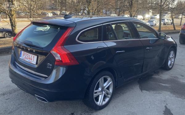 Pelēks Volvo V60 2014 Viļņa, ar dzinēja tilpumu 2.40 L un nobraukumu 298 tūkst. km par 5399 €, foto 4 vietnē AUTOMOTO.COM.LV
