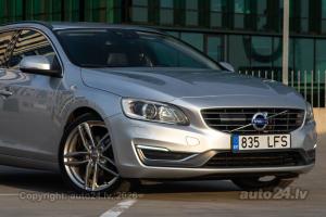 Pelēks Volvo V60 2014 Tallina, ar dzinēja tilpumu 2.00 L un nobraukumu 262 tūkst. km par 8950 €, foto 2 vietnē AUTOMOTO.COM.LV