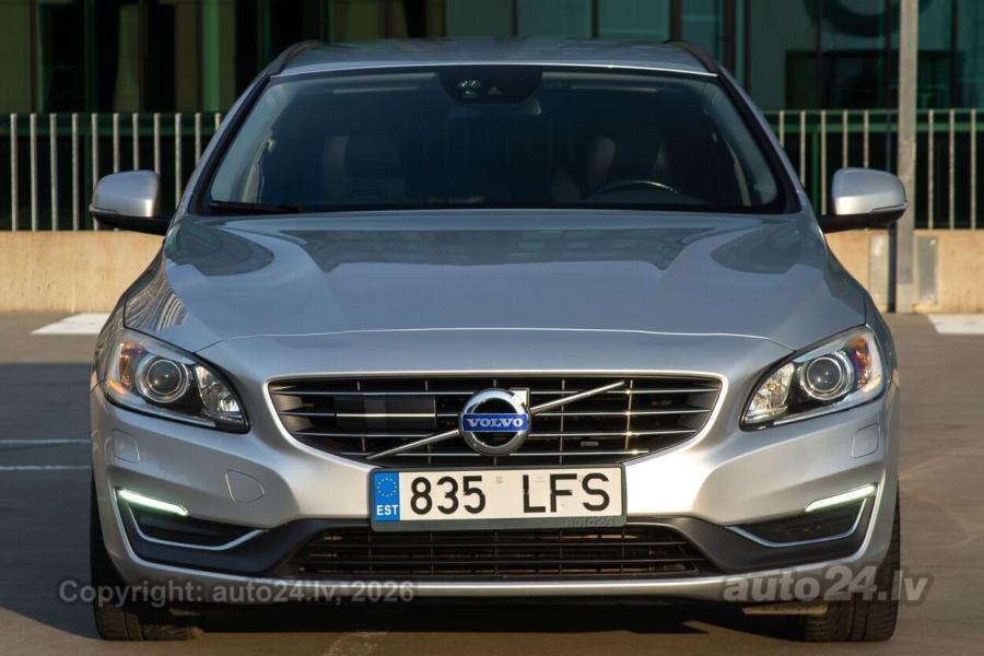 Pelēks Volvo V60 2014 Tallina, ar dzinēja tilpumu 2.00 L un nobraukumu 262 tūkst. km par 8950 €, foto 3 vietnē AUTOMOTO.COM.LV
