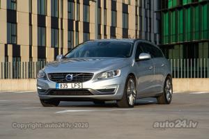 Pelēks Volvo V60 2014 Tallina, ar dzinēja tilpumu 2.00 L un nobraukumu 262 tūkst. km par 8950 €, foto 5 vietnē AUTOMOTO.COM.LV