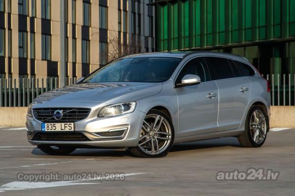 Pelēks Volvo V60 2014 Tallina, ar dzinēja tilpumu 2.00 L un nobraukumu 262 tūkst. km par 8950 €, foto 7 vietnē AUTOMOTO.COM.LV