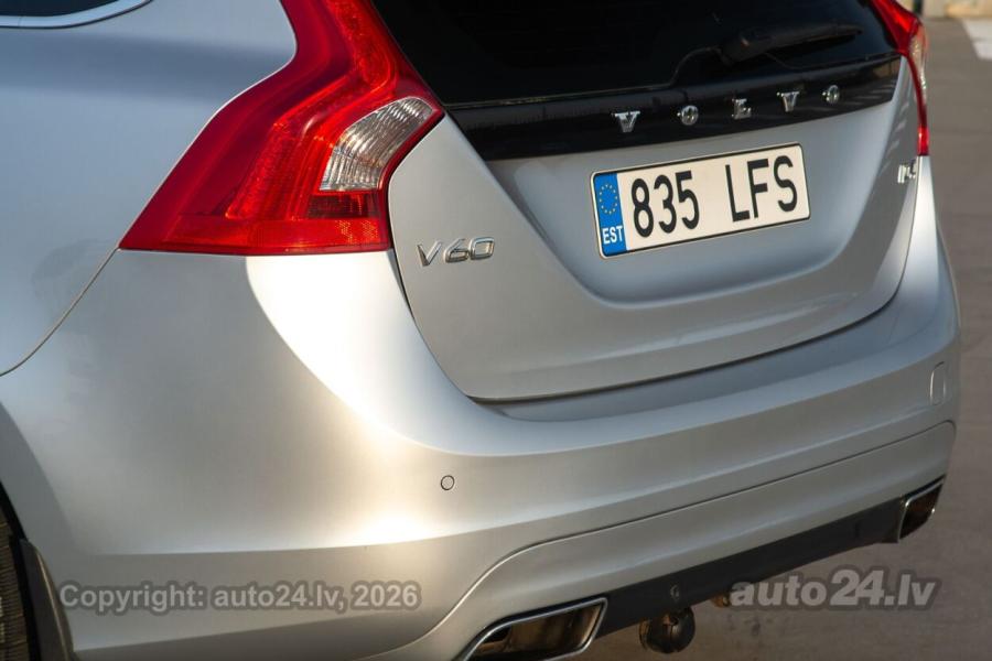 Pelēks Volvo V60 2014 Tallina, ar dzinēja tilpumu 2.00 L un nobraukumu 262 tūkst. km par 8950 €, foto 11 vietnē AUTOMOTO.COM.LV