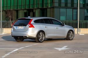 Pelēks Volvo V60 2014 Tallina, ar dzinēja tilpumu 2.00 L un nobraukumu 262 tūkst. km par 8950 €, foto 15 vietnē AUTOMOTO.COM.LV