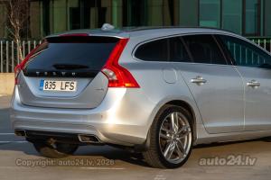 Pelēks Volvo V60 2014 Tallina, ar dzinēja tilpumu 2.00 L un nobraukumu 262 tūkst. km par 8950 €, foto 16 vietnē AUTOMOTO.COM.LV
