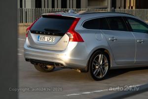 Pelēks Volvo V60 2014 Tallina, ar dzinēja tilpumu 2.00 L un nobraukumu 262 tūkst. km par 8950 €, foto 18 vietnē AUTOMOTO.COM.LV