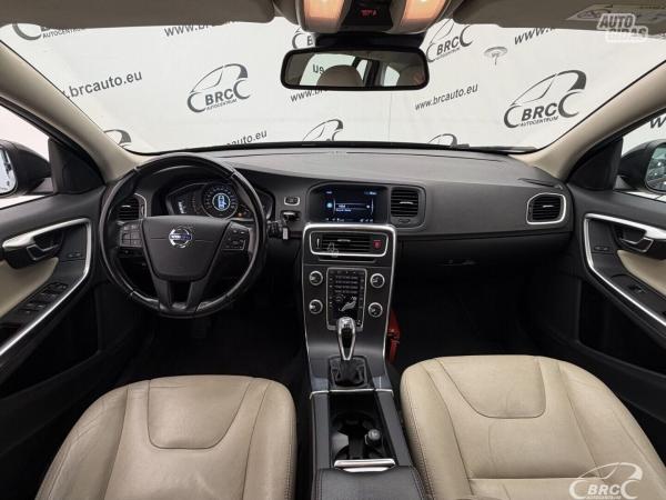 Pelēks Volvo V60 2014 Avižieniai, ar dzinēja tilpumu 2.00 L un nobraukumu 168 tūkst. km par 6300 €, foto 3 vietnē AUTOMOTO.COM.LV