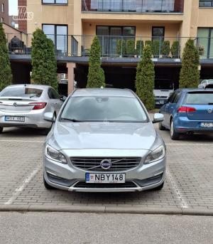 Pelēks Volvo V60 2014 Viļņa, ar dzinēja tilpumu 1.60 L un nobraukumu 252 tūkst. km par 3700 €, foto  vietnē AUTOMOTO.COM.LV